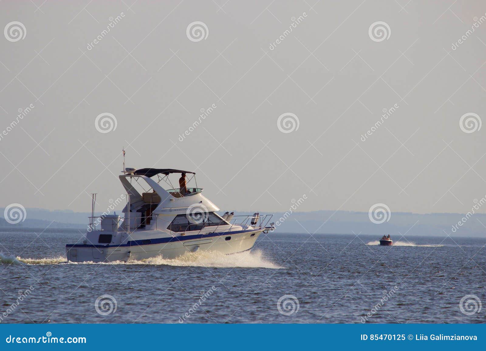 Motorboat with Waves on the River Editorial Image - Image of shipping ...