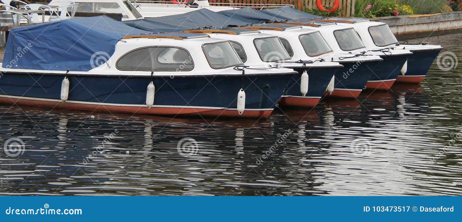 Motorboote stockbild. Bild von reise, familie, menge - 103473517