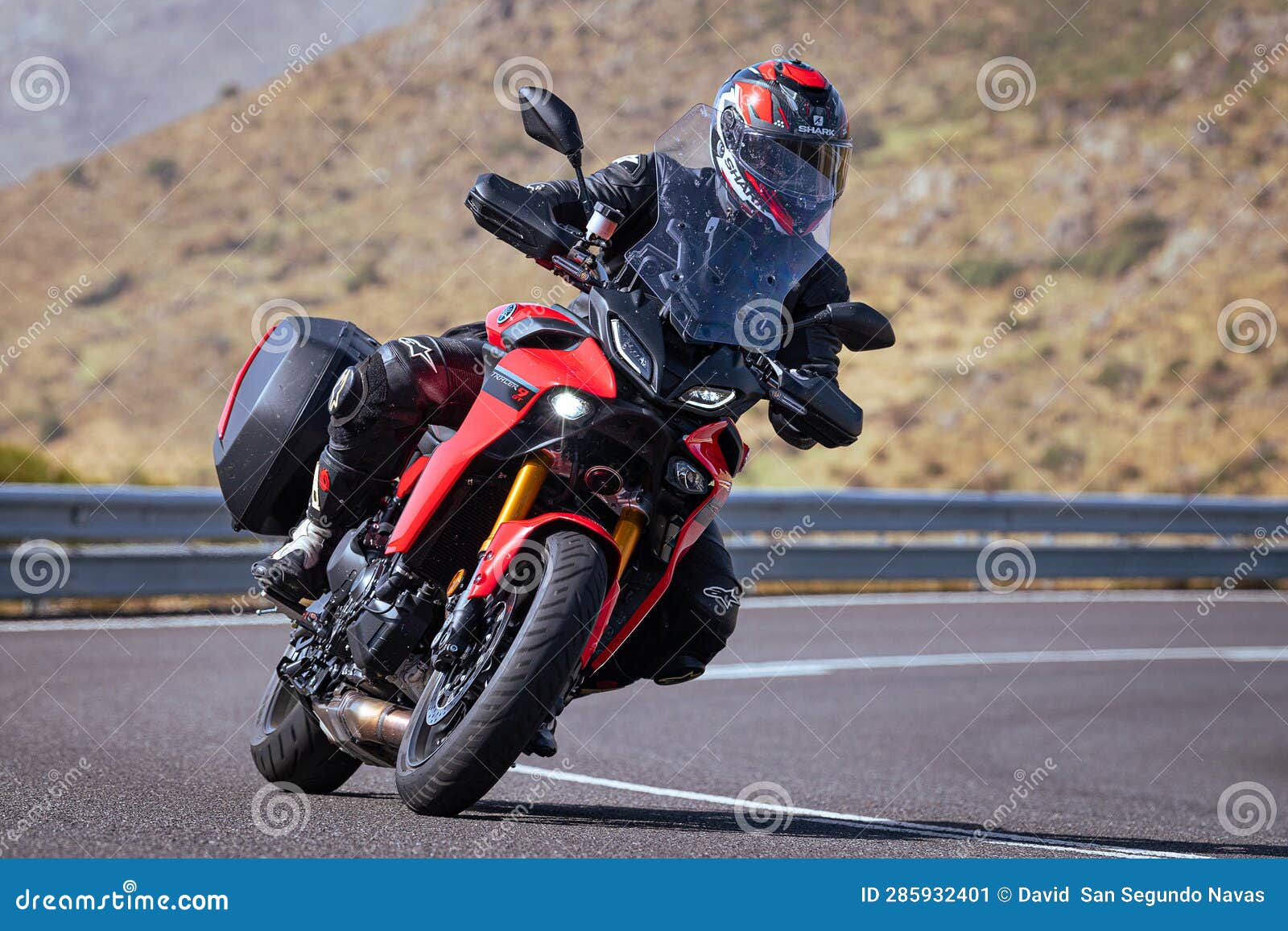 Motorcycle Driver Taking a Curve Editorial Photo - Image of uniform ...