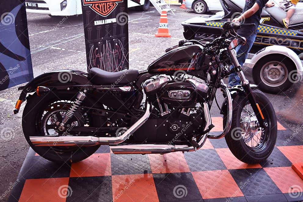 Motorcycle hayley davidson editorial photo. Image of handle - 18373171