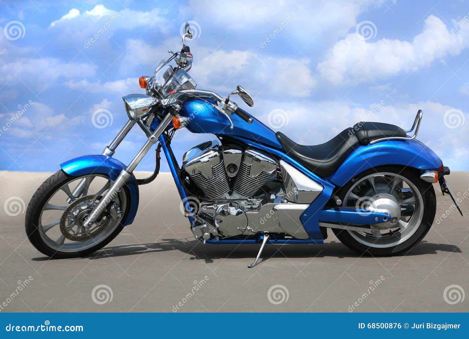 Motorcycle on highway editorial photo. Image of road - 68500876