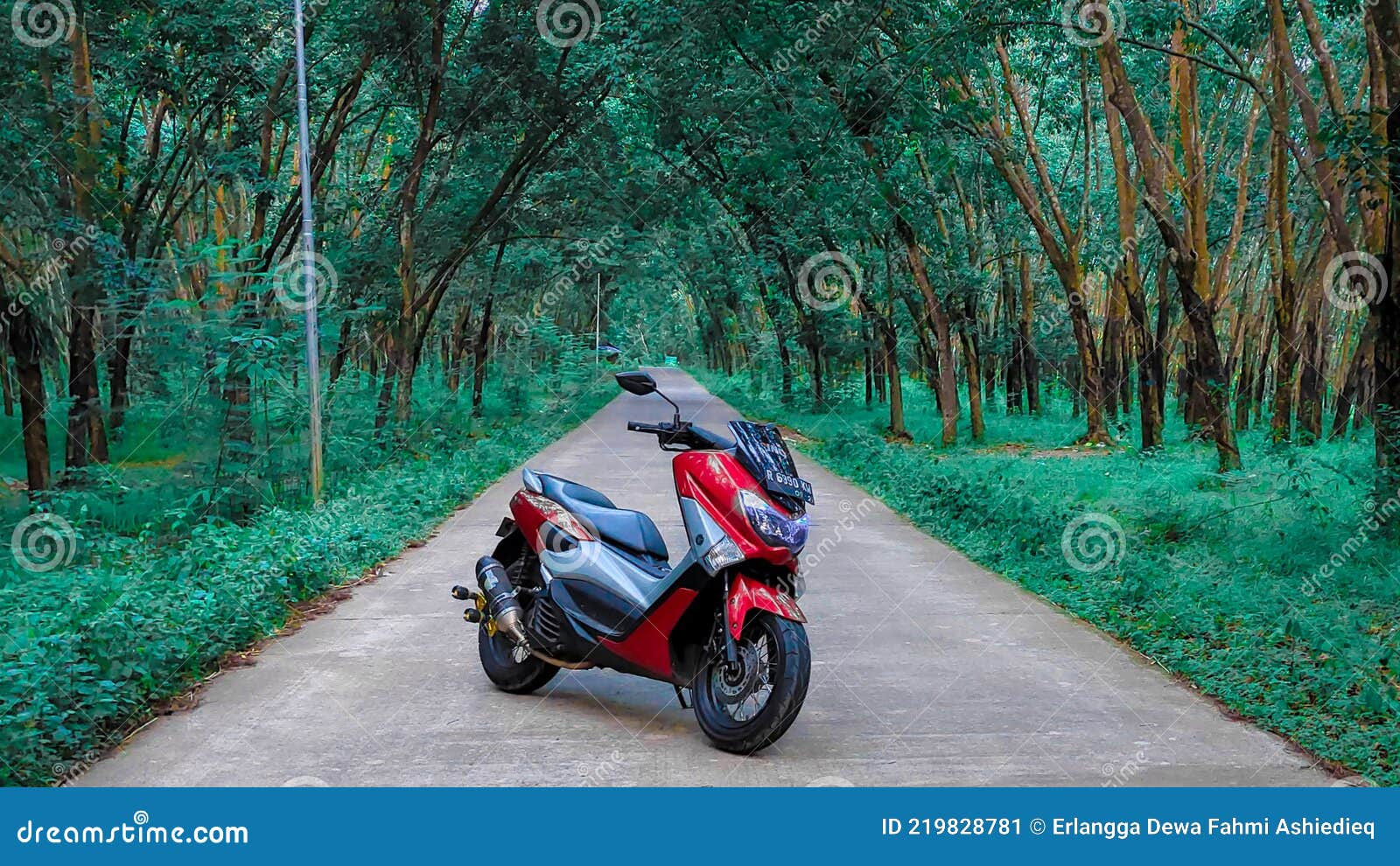 Motorcycle Yamaha Nmax 155 Old Editorial Photo - Image of nmax, yamaha ...