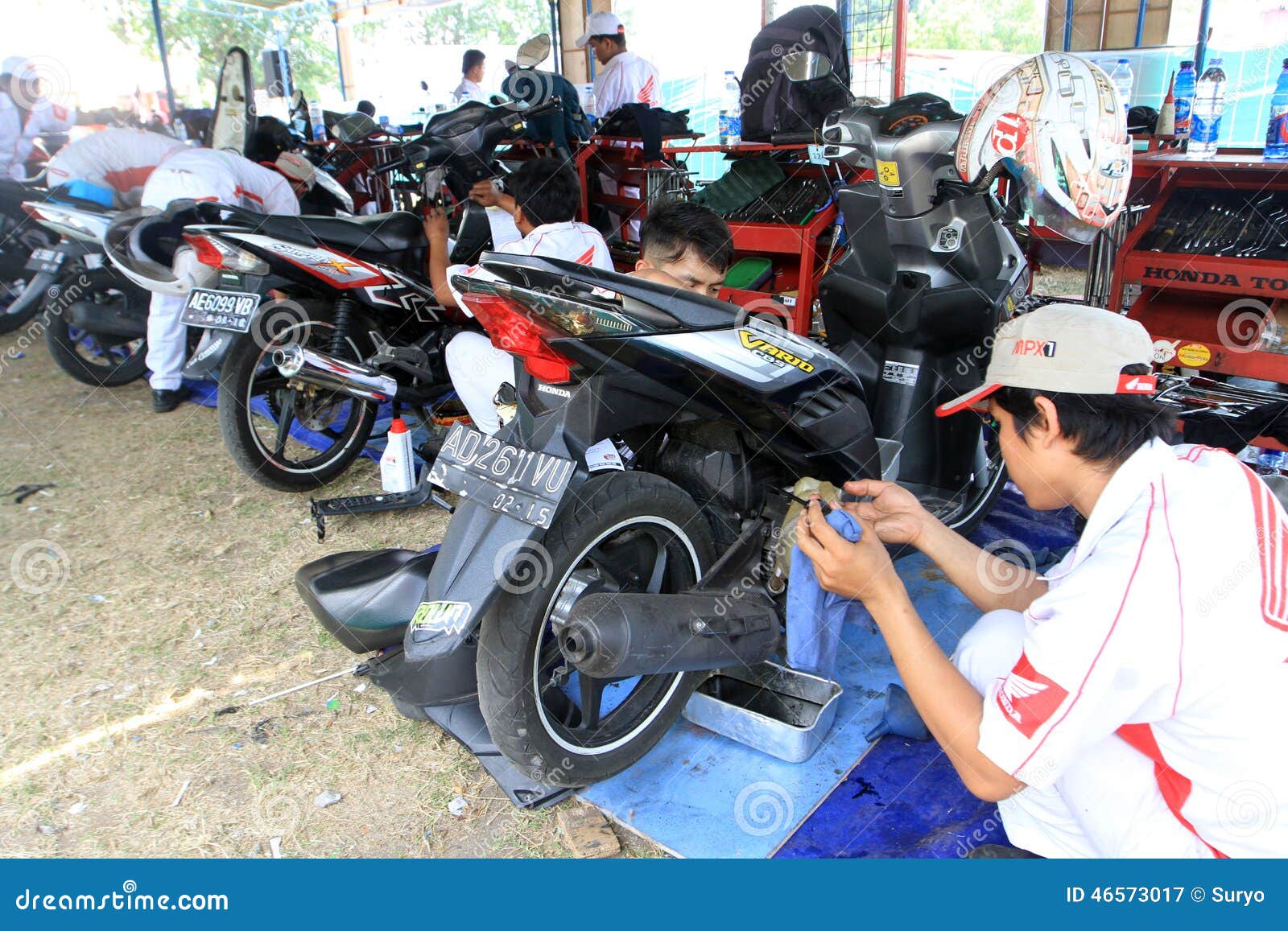 Motorcycles service editorial photography. Image of indonesia - 46573017