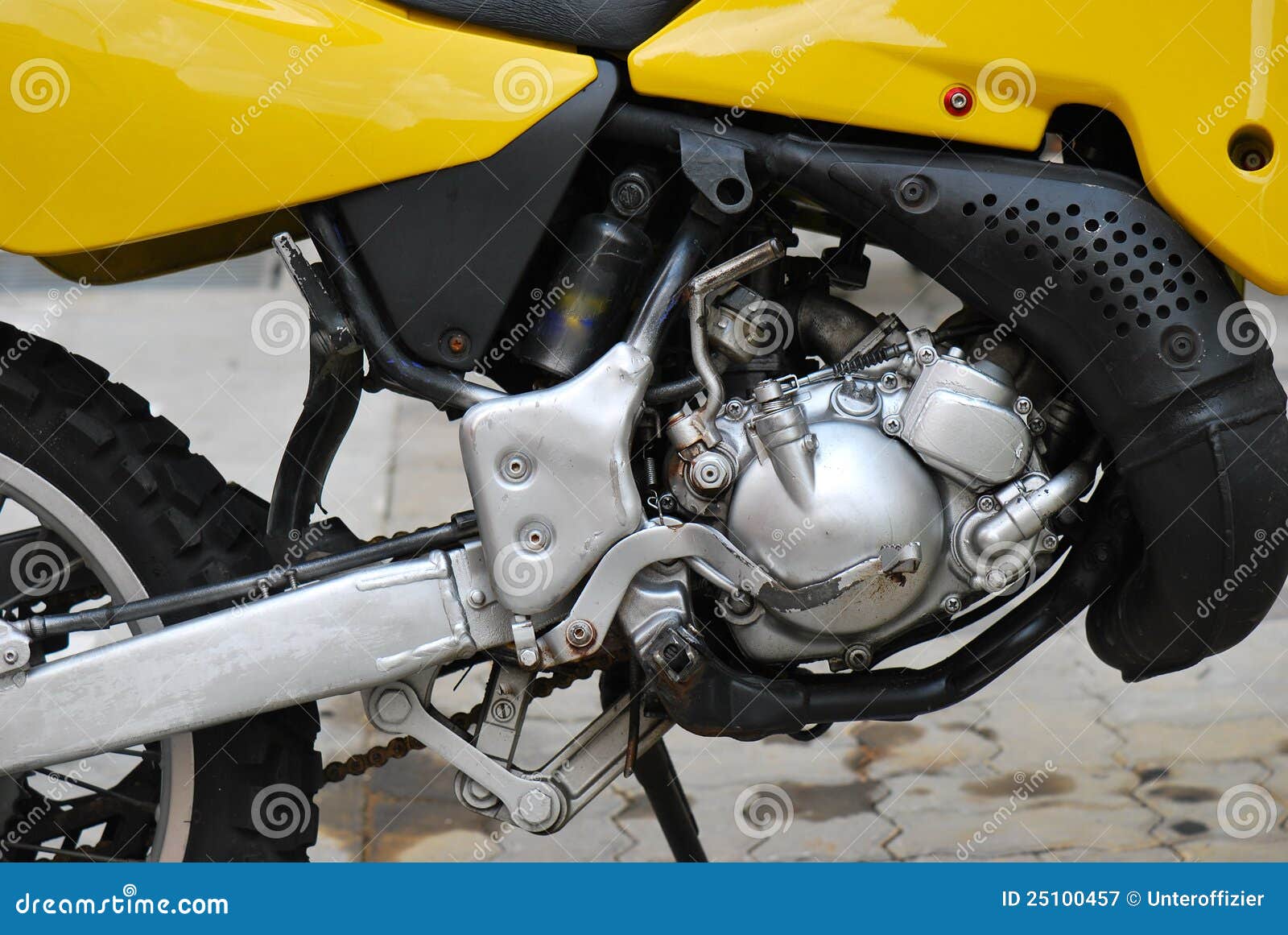 Motore del motociclo immagine stock. Immagine di freno - 25100457