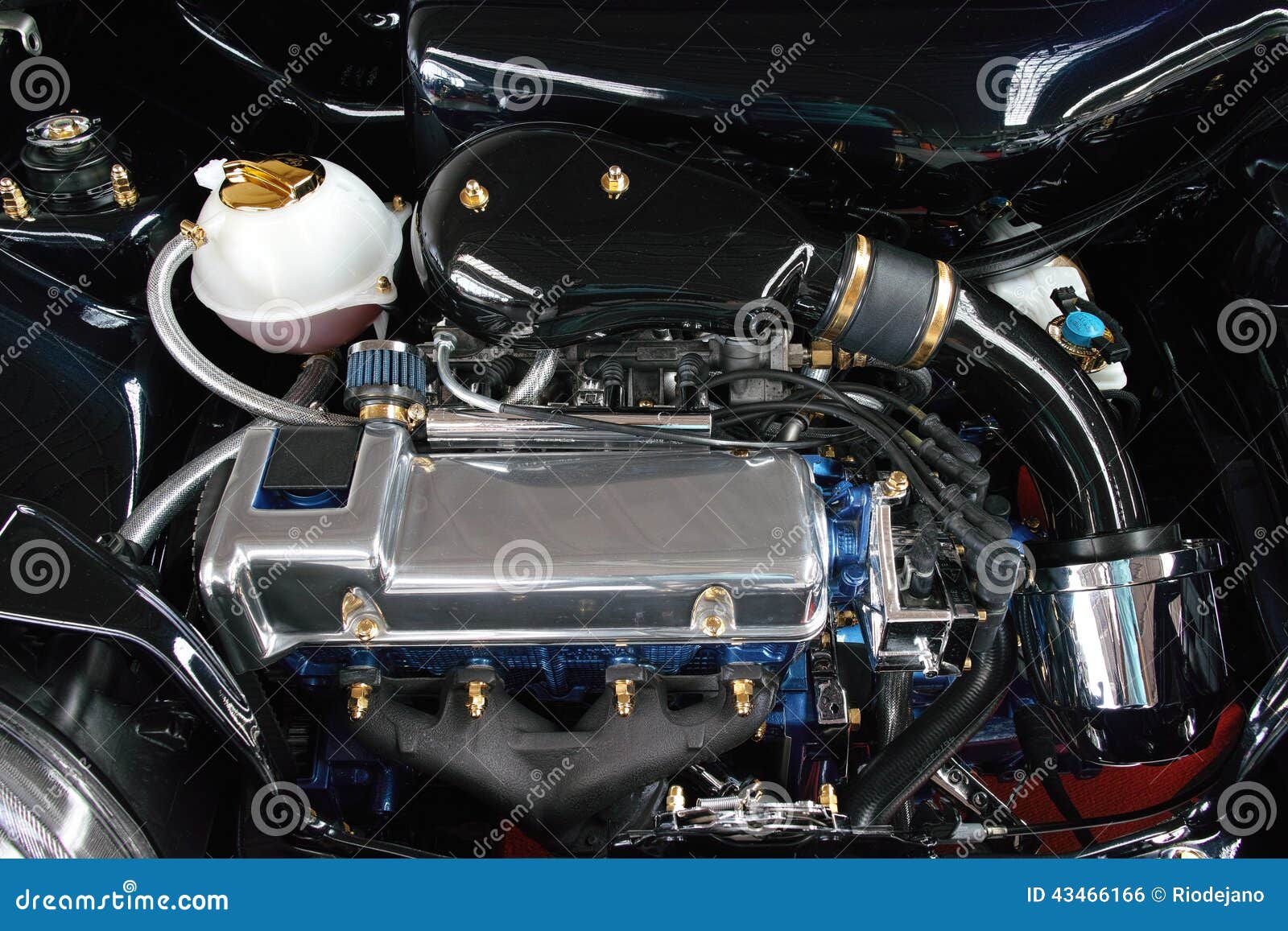 Motore di automobile fotografia stock. Immagine di veloce - 43466166