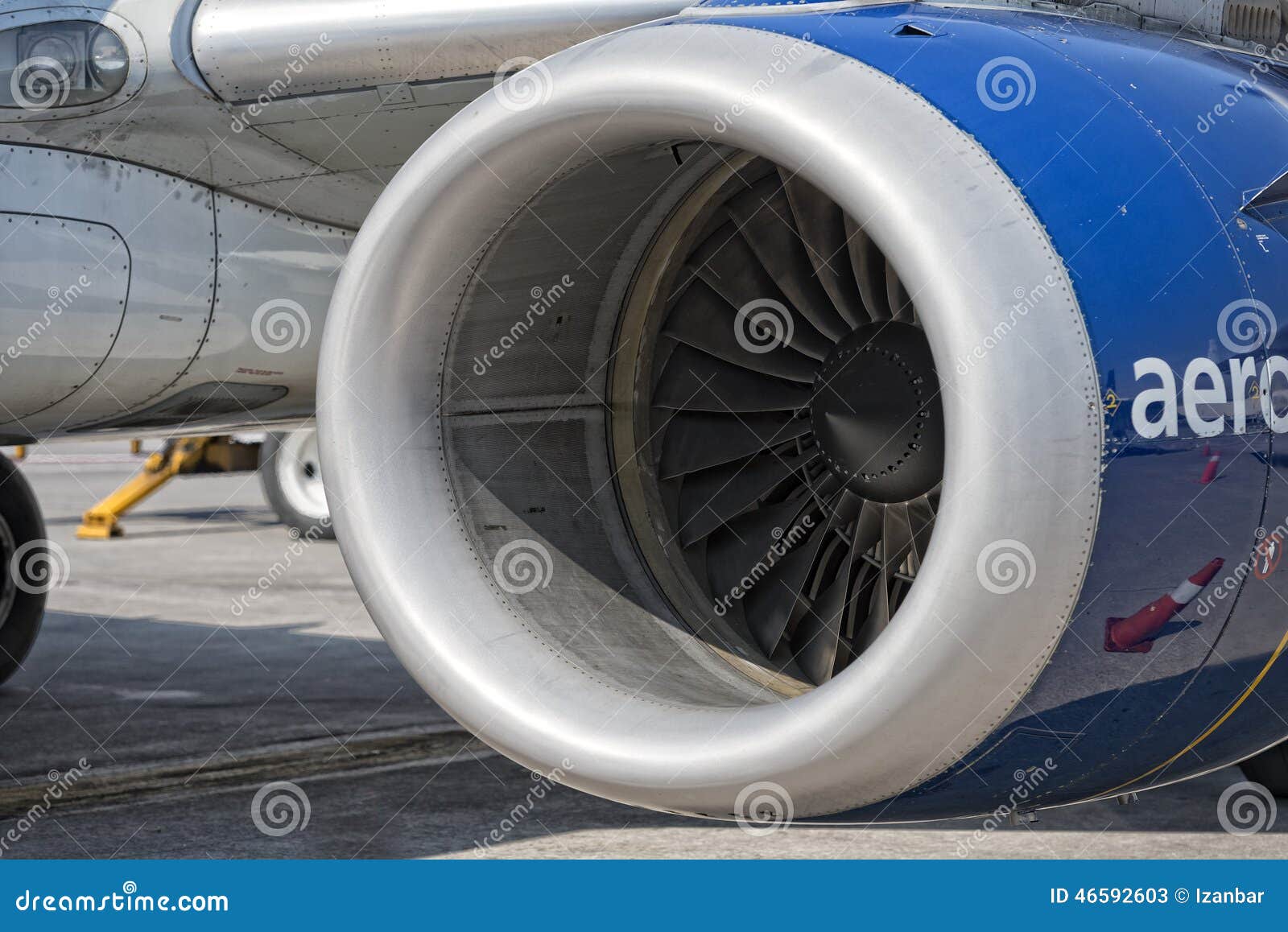Motore a Turbina Di Jet Airplane Immagine Stock - Immagine di ...