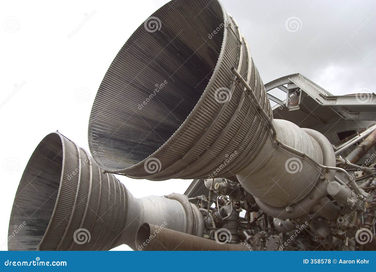 Motoren 4 van de raket stock foto. Image of militair, maart - 358578