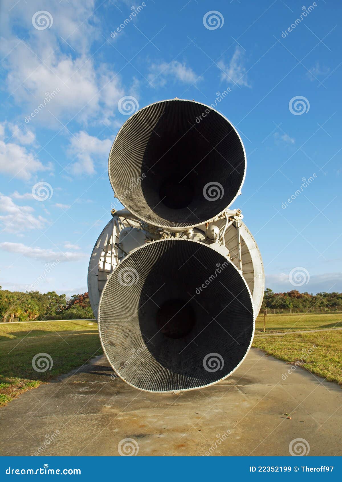 Motores de Rocket imagem de stock editorial. Imagem de capa - 22352199