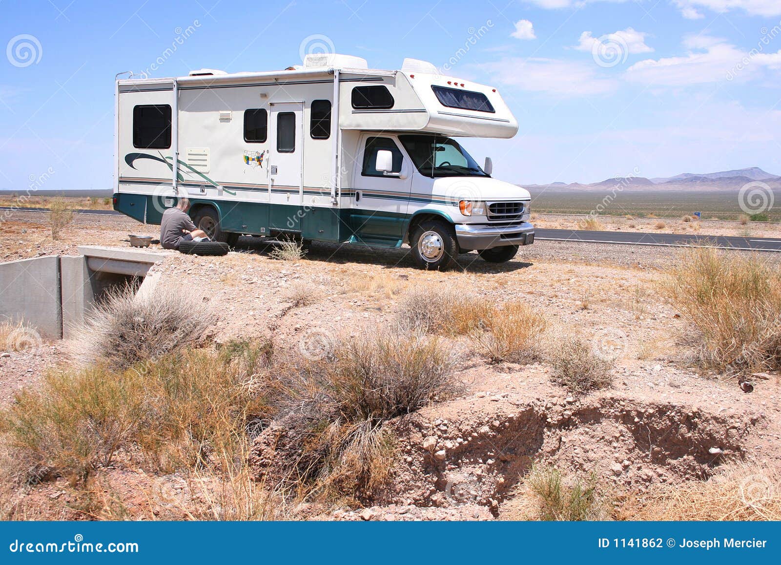 Motorhome RV with Flat in Desert Stock Photo - Image of stranded ...
