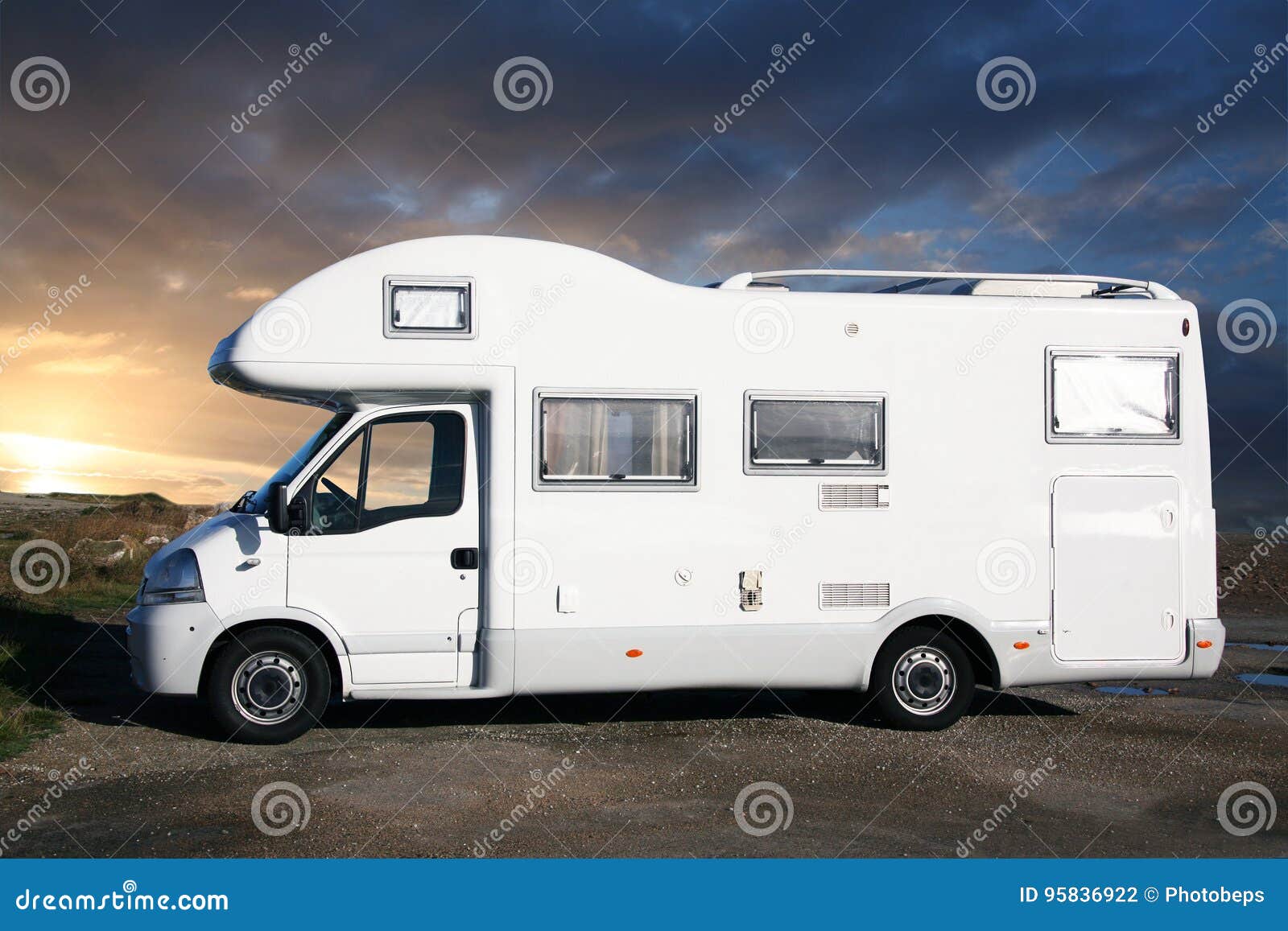 Motorhome Sunset Stock Photos - Download 376 Royalty Free Photos