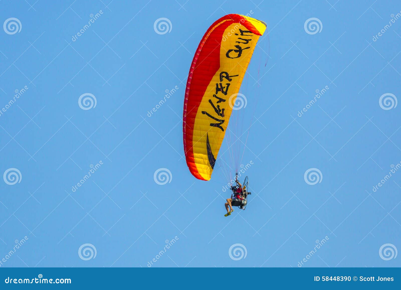 Motorized Parasail editorial image. Image of foil, motorized - 58448390