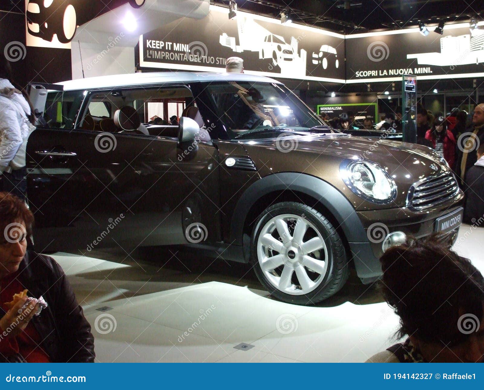 Motorshow Bologna Mini Cooper Editorial Photography - Image of cooper ...