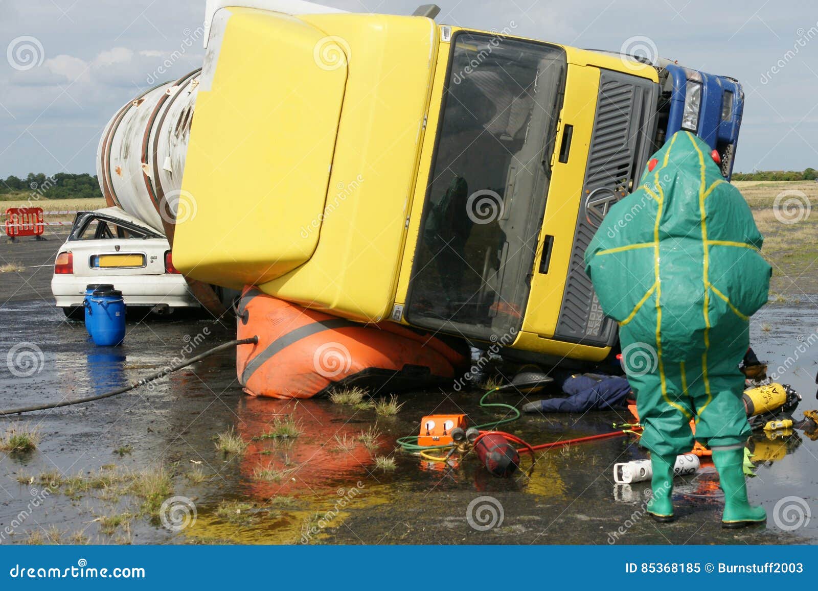 Motorway crash editorial image. Image of incident, fire - 85368185