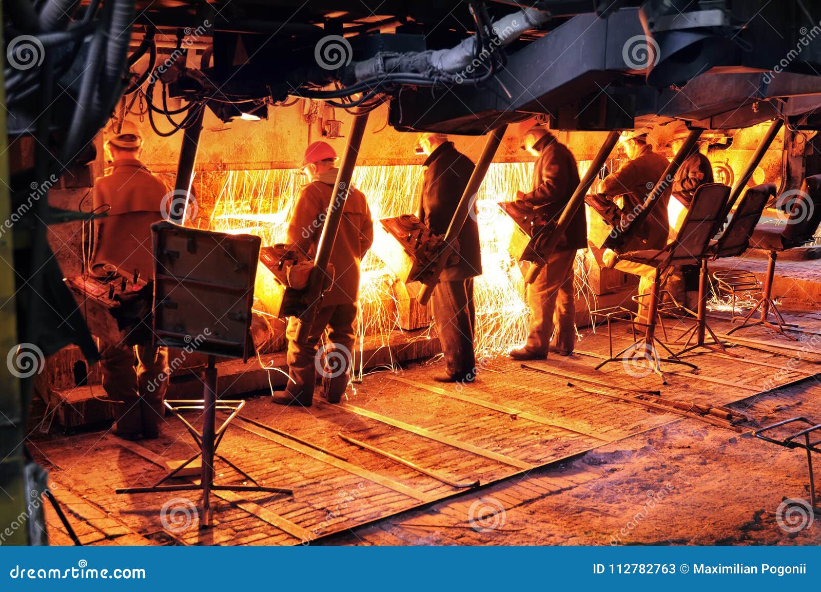 Moule Métallurgique De Machine De Coulée Continue D'industrie Image stock - Image du lourd ...
