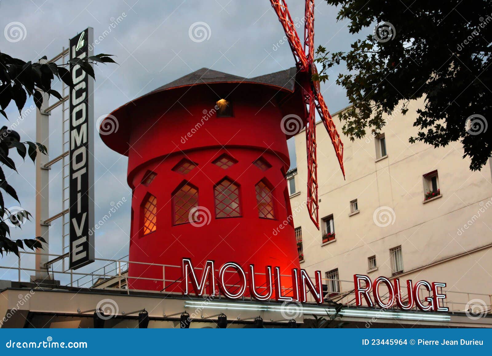 Moulin Rouge Cabaret editorial stock image. Image of street - 23445964