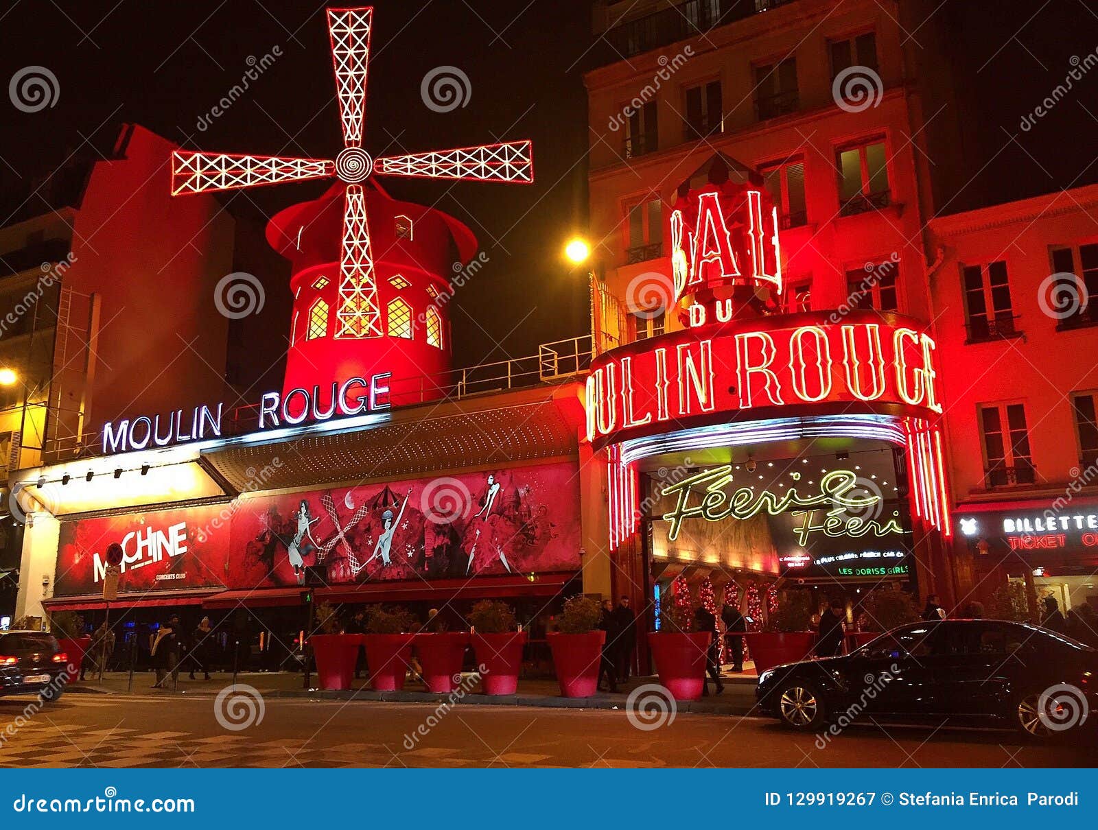 Moulin Rouge Paris editorial photography. Image of lights - 129919267