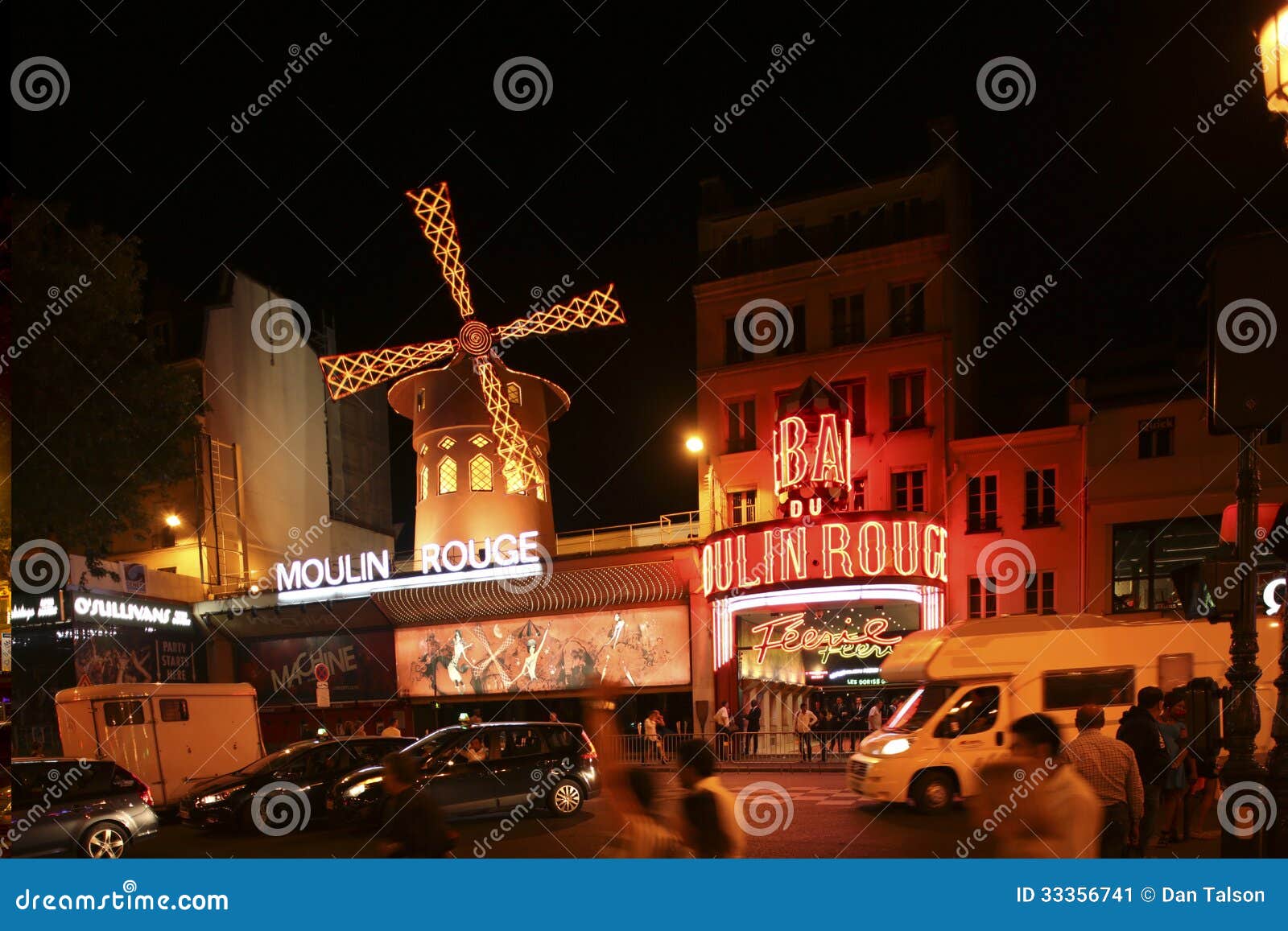 Moulin rouge, paris editorial photo. Image of cars, performance - 33356741