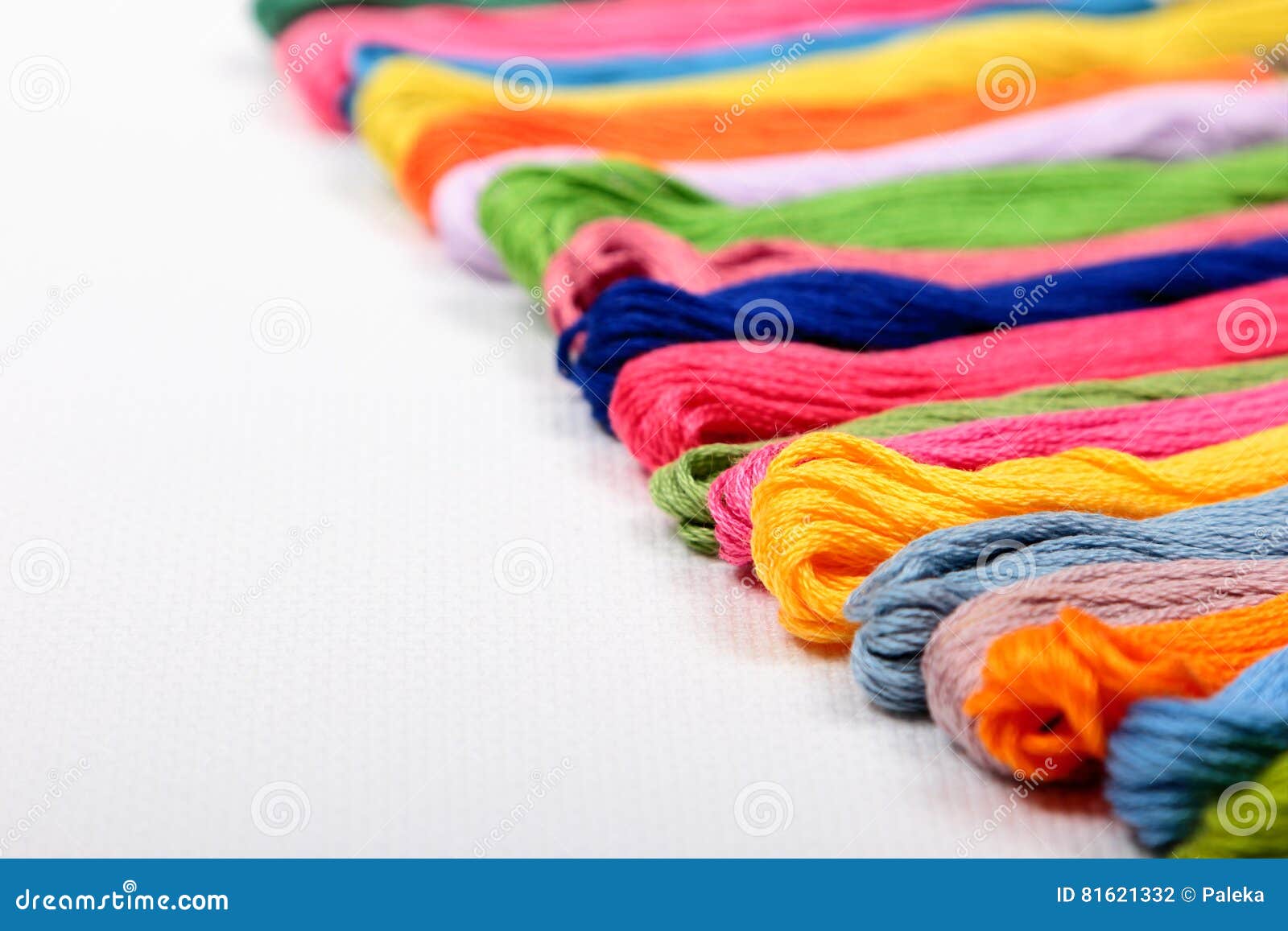 Mouline en lona foto de archivo. Imagen de copia, guita - 81621332