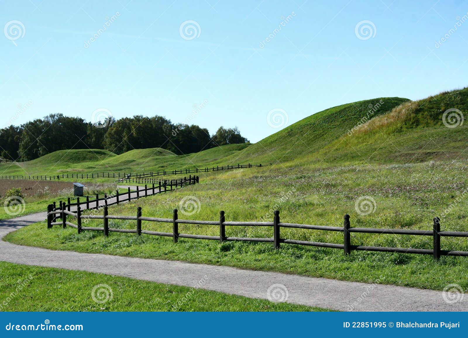 Mounds and the fence stock image. Image of evening, king - 22851995