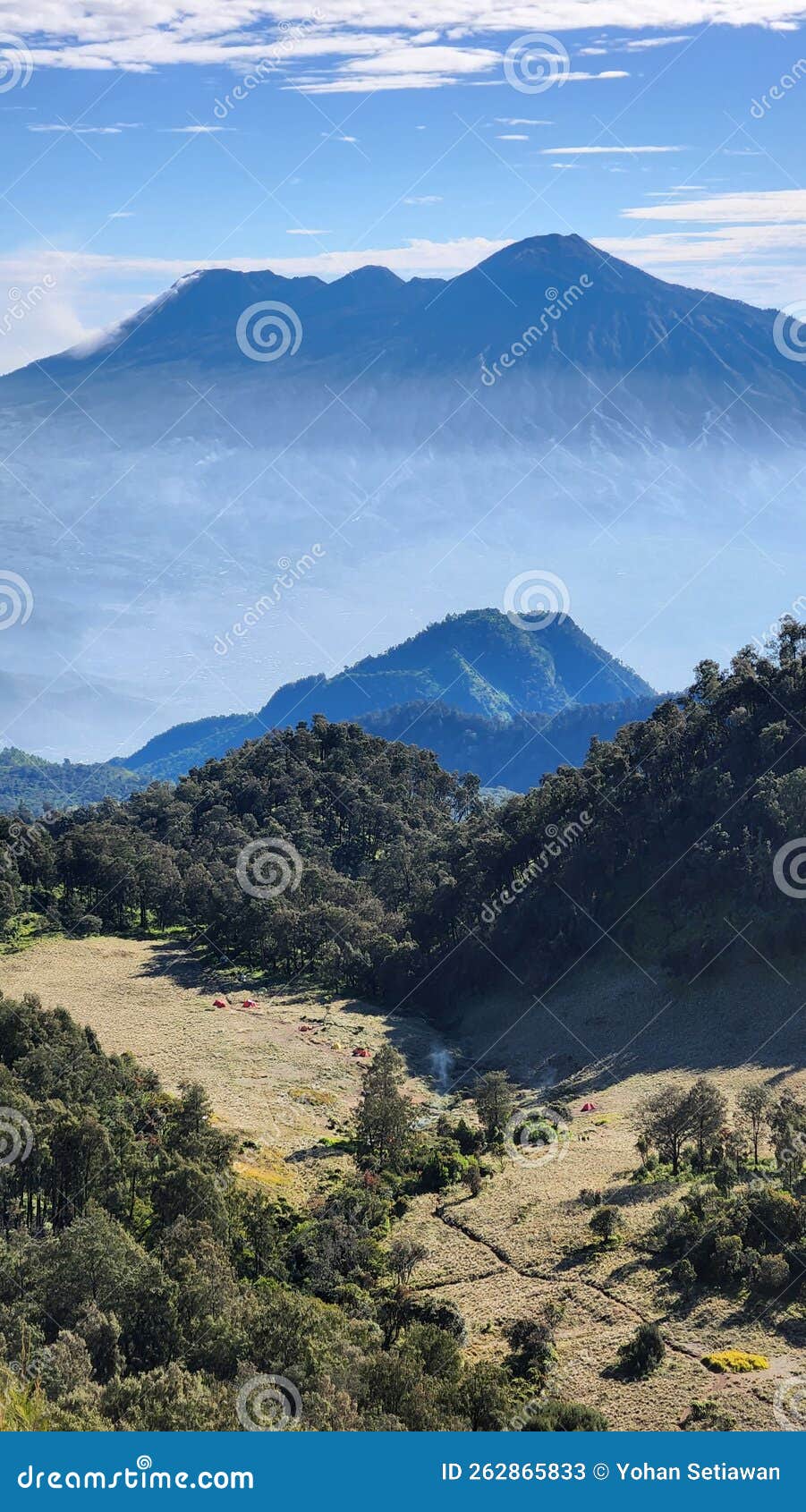 Mount Arjuno Visto Desde Buthak Indonesia Imagen de archivo - Imagen de ...