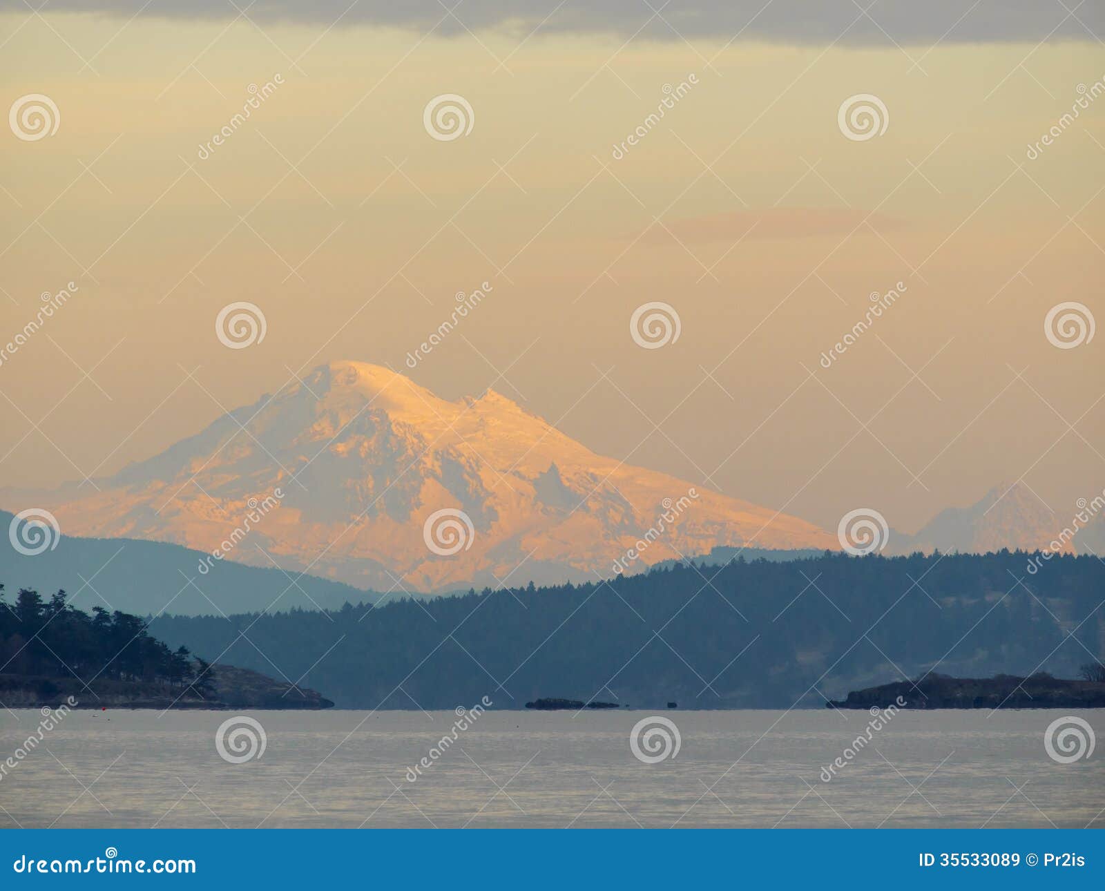 Mount Baker at the sunset stock image. Image of pacific - 35533089
