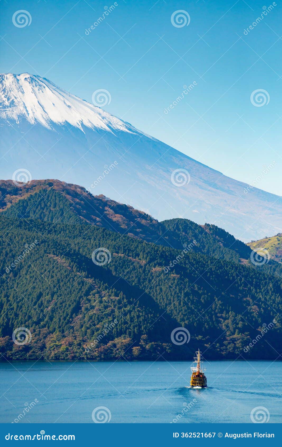 Lake Ashi In Fuji-Hakone-Izu National Park, Also Known As Hakone Lake ...