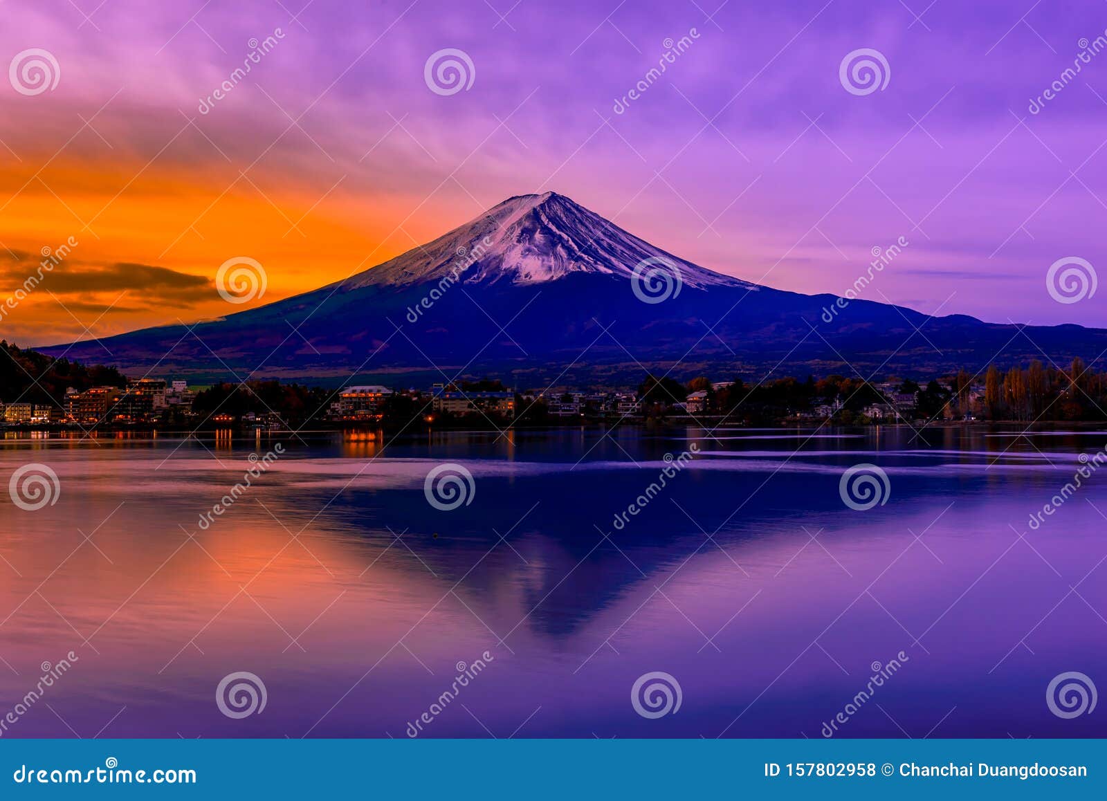Mount Fuji Reflected in Lake at Dawn, Japan Editorial Stock Photo ...