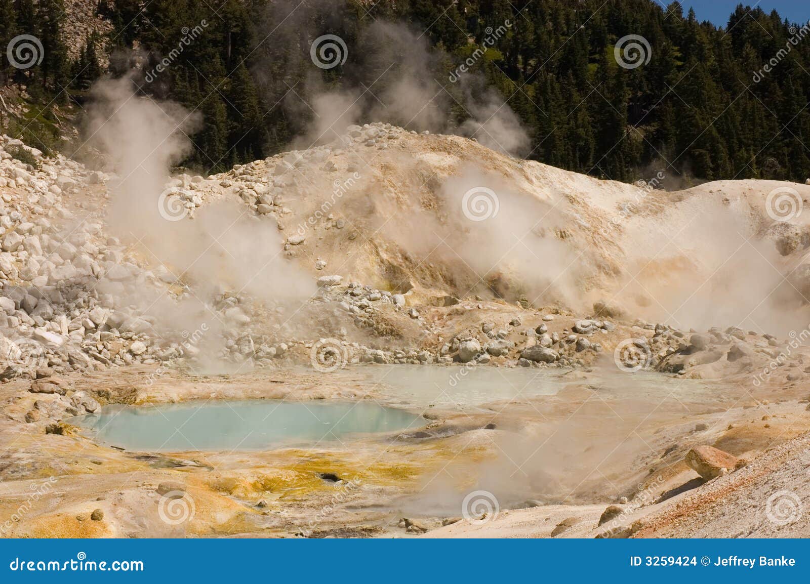 Mount Lassen Sulpher Springs Stock Photo - Image of park, action: 3259424