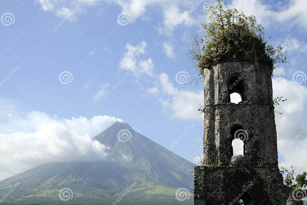 Mount Mayon Volcano Luzon Philippines Stock Image - Image of church ...
