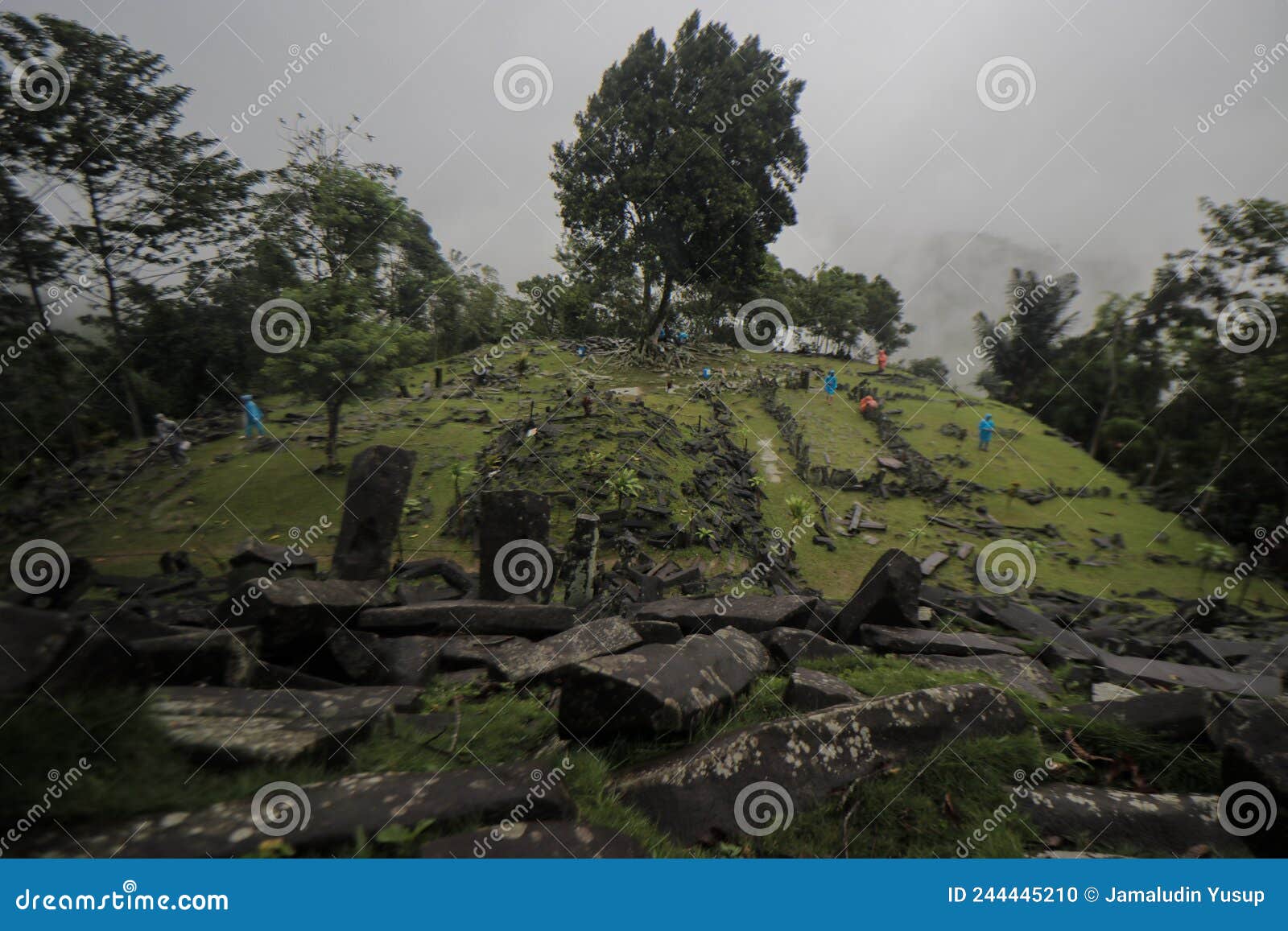 Mount Padang Megalithic Site Has Been Called the Largest Megalithic ...
