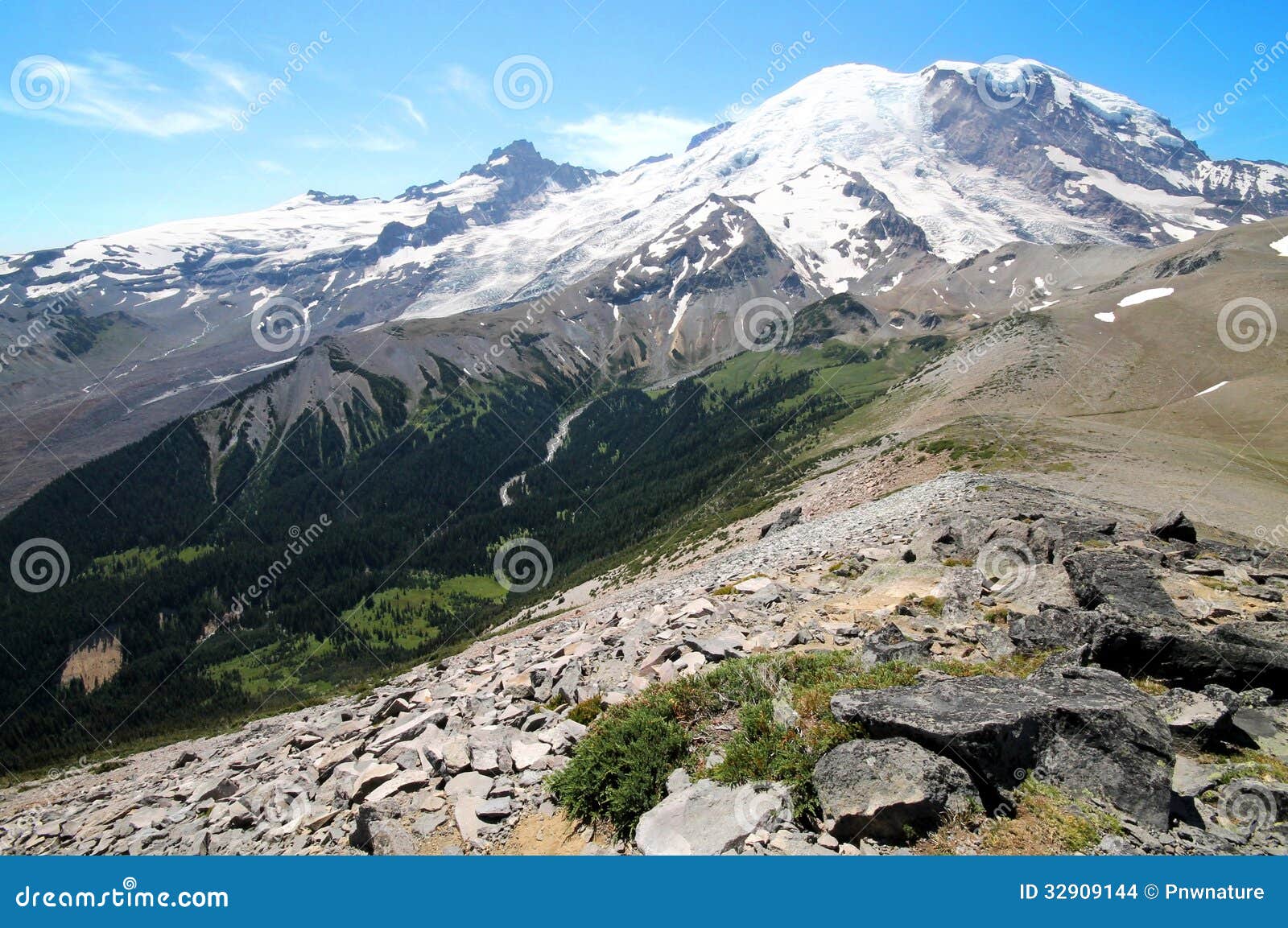 Mount Rainier Landscape stock photo. Image of viewpoint - 32909144