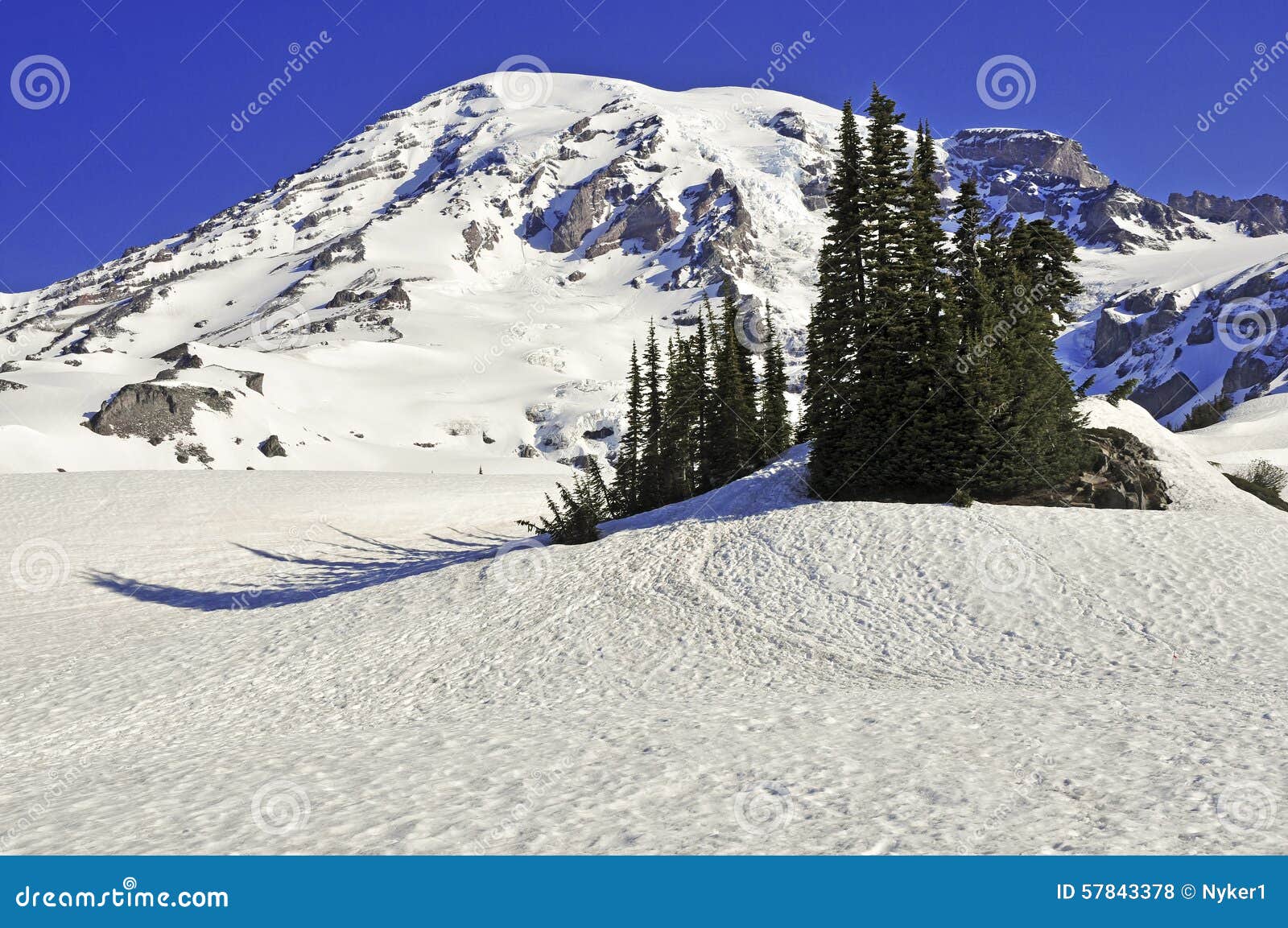 Mount Rainier and the North Cascade Mountains, Washington State Stock ...