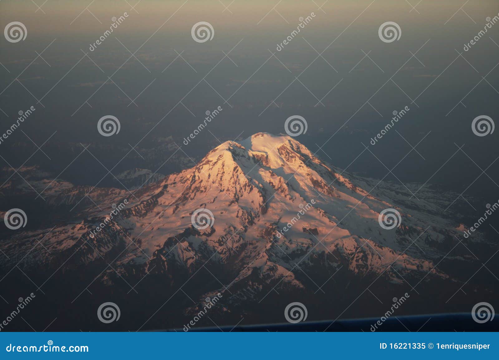 Mount rainier at sunset stock image. Image of seattle - 16221335