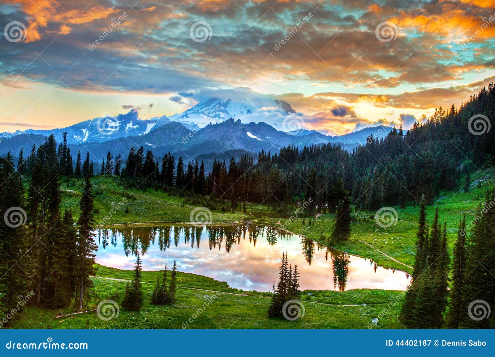 Mount Rainier Twilight stock image. Image of landscape - 44402187