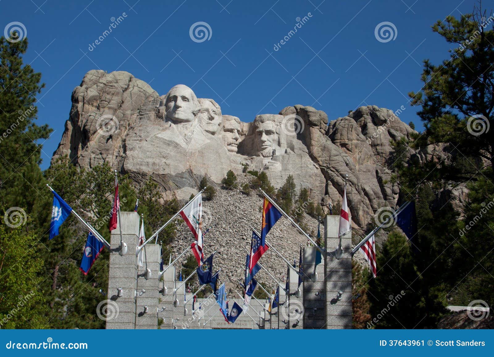Mount Rushmore Avenue of Flags Stock Image - Image of america, flags ...