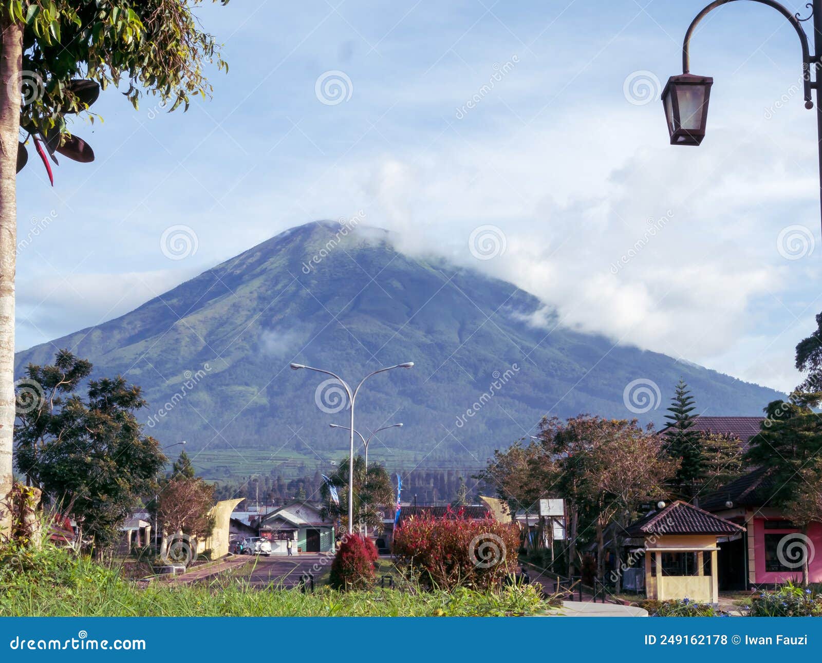 Mount Sindoro Java Indonesia Stock Photo - Image of sindoro, mountain ...