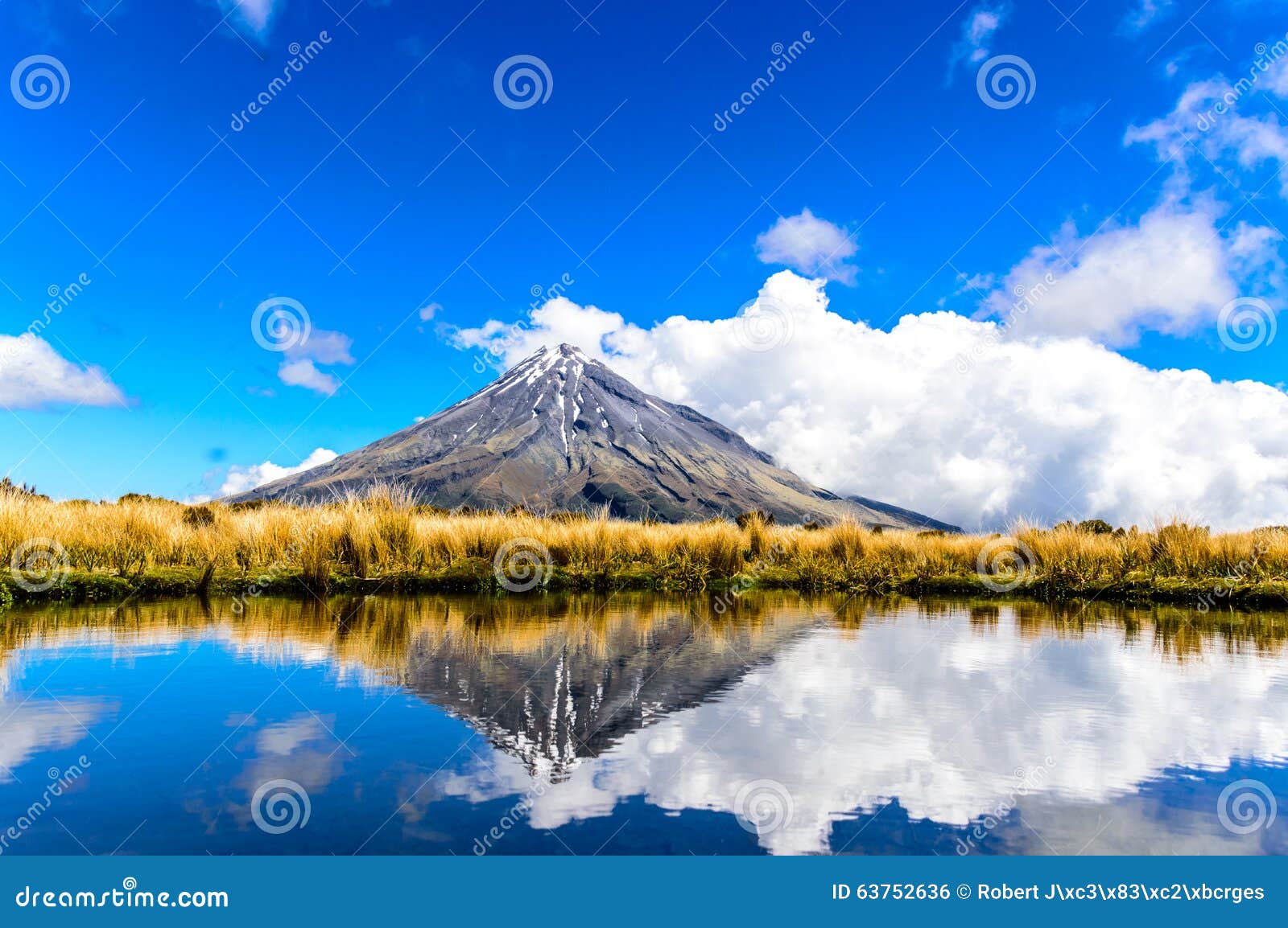 Mount Taranaki, Mount. Egmont National Park, New Zealand Stock ...