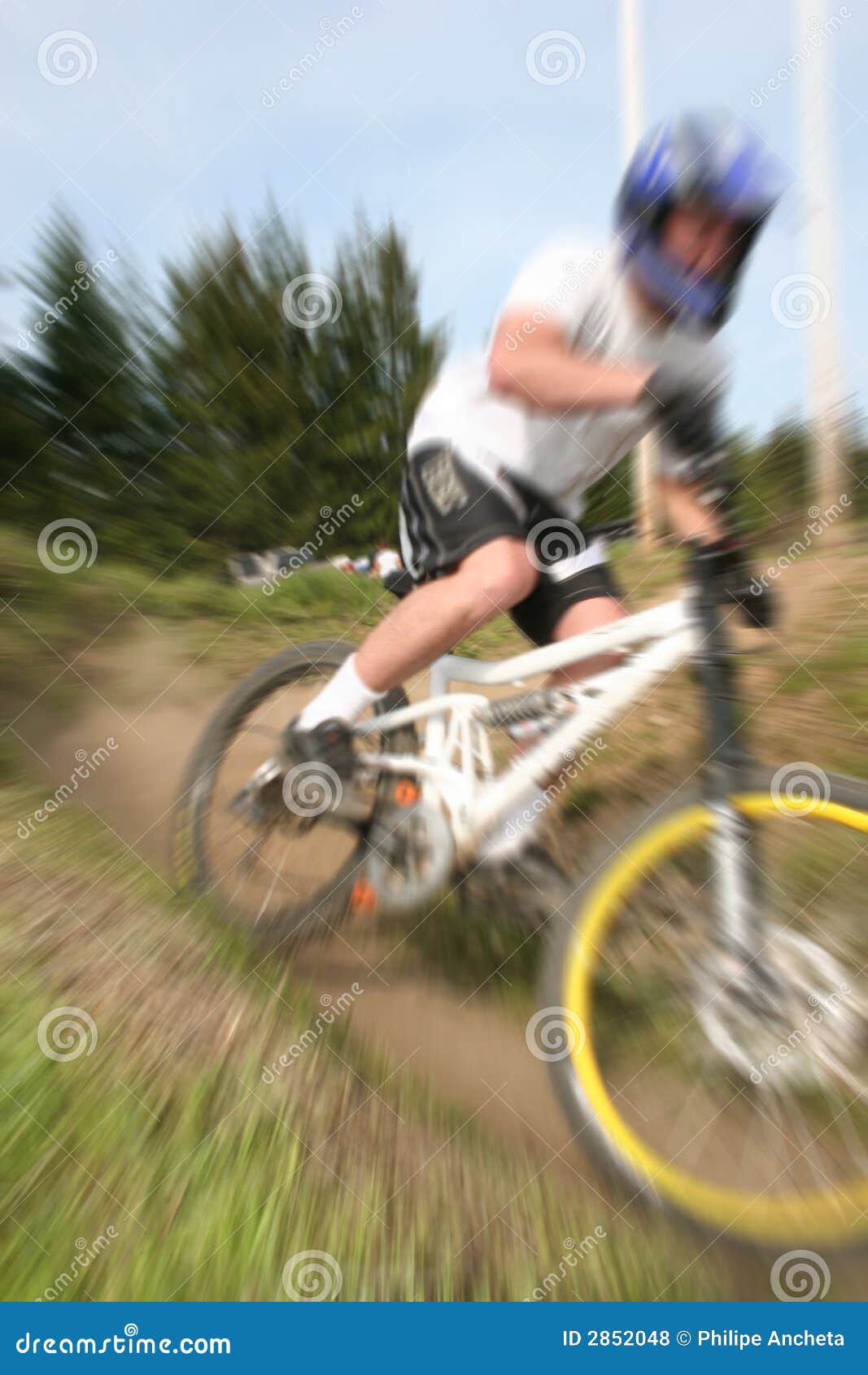 Mountain bike zoom 16 stock photo. Image of bicycling - 2852048