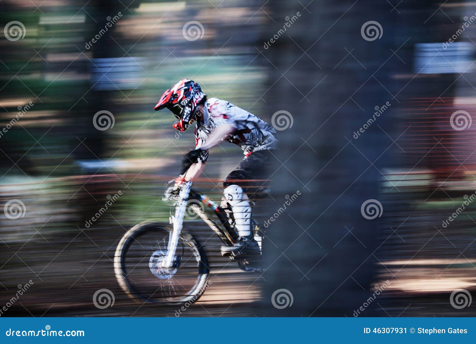 Mountain Biking at Speed editorial photo. Image of competitor - 46307931