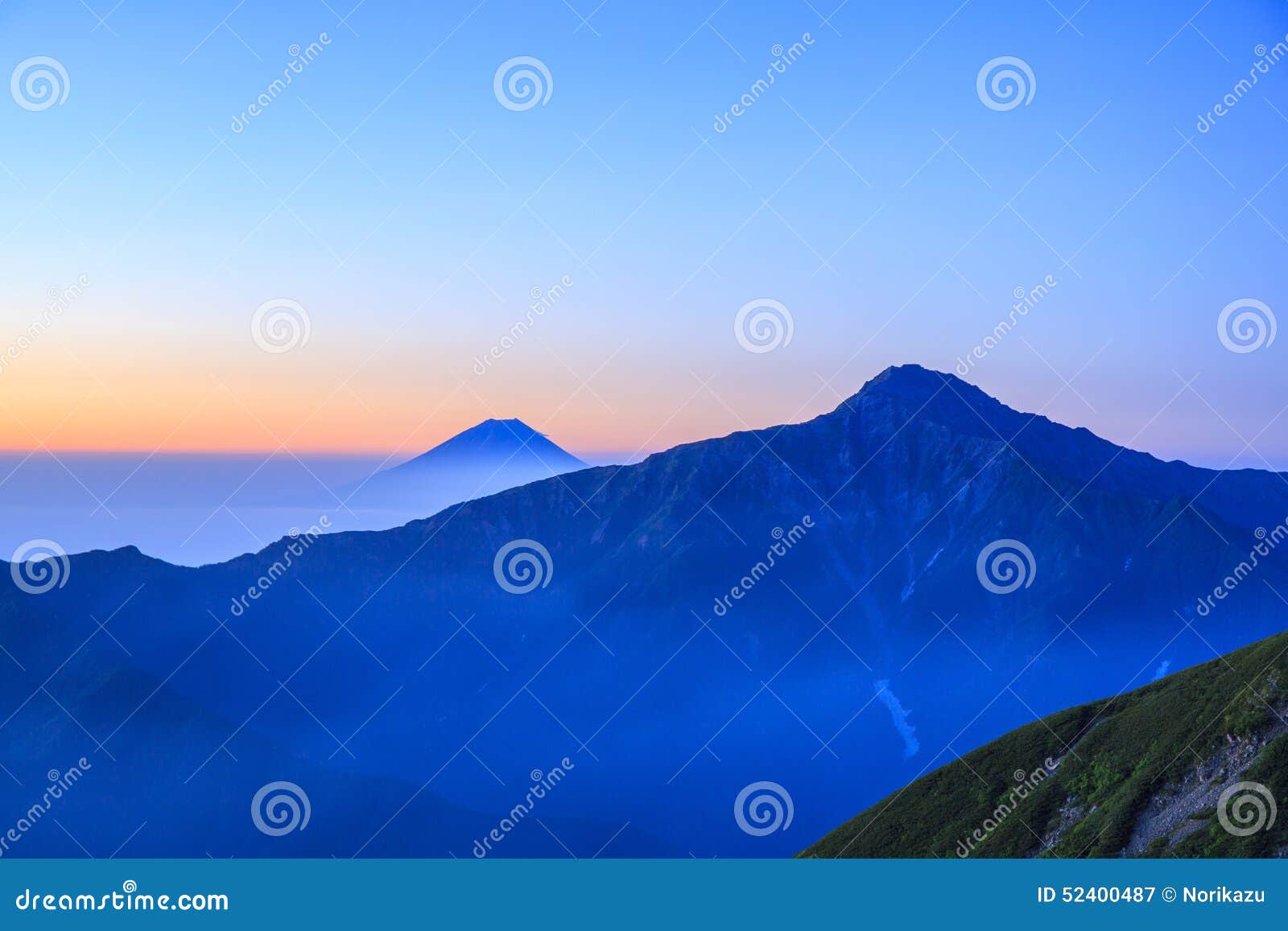 Mountain of dawn stock image. Image of moment, ecology - 52400487