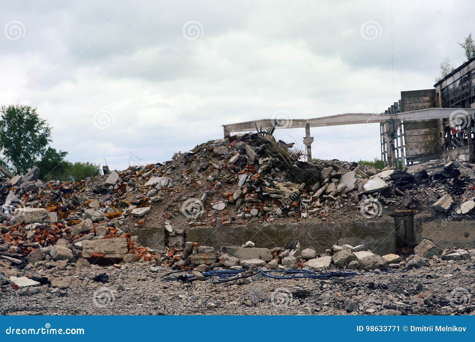 The mountain of debris stock image. Image of home, debris - 98633771