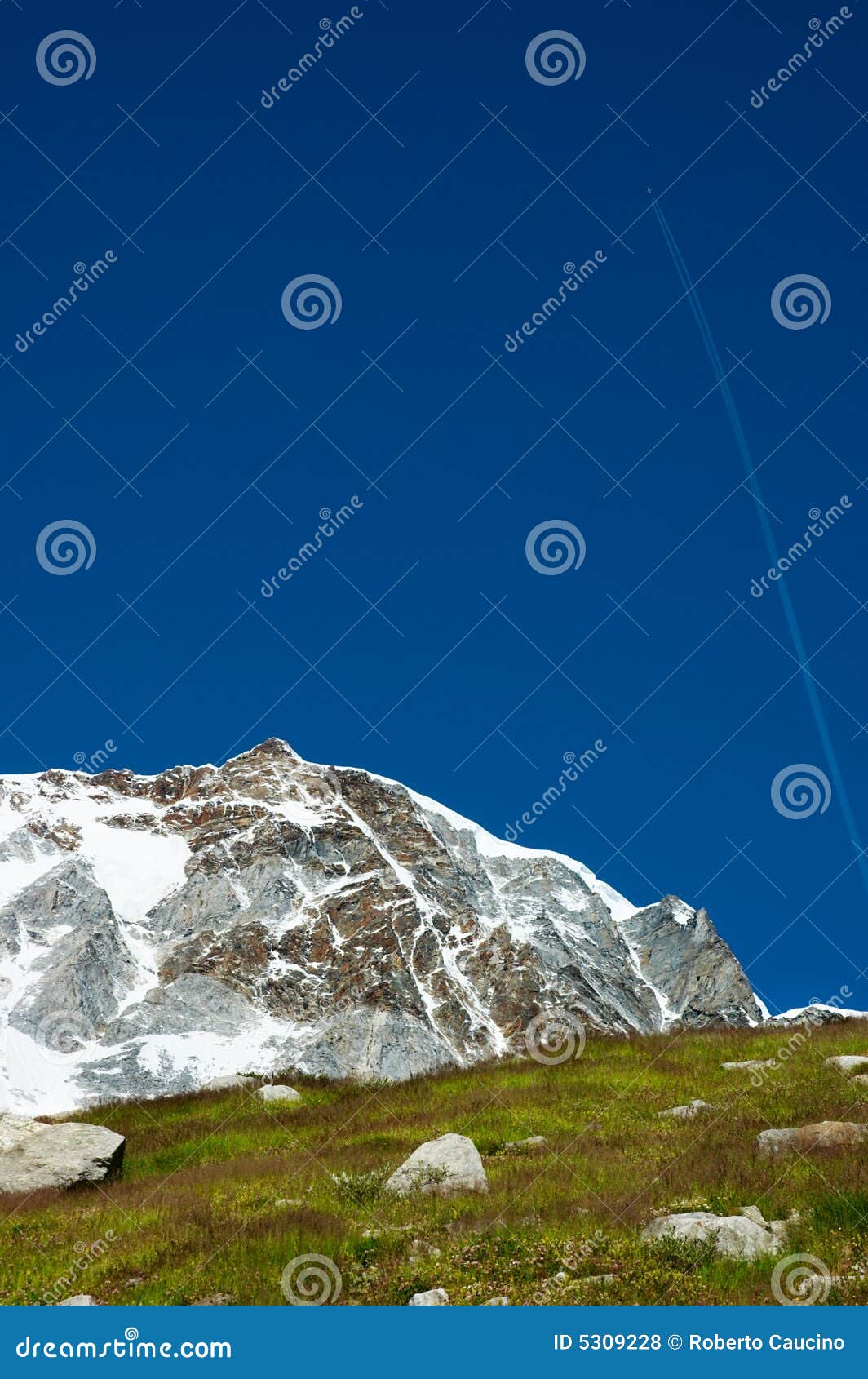 Mountain jet trail stock photo. Image of italy, high, plane - 5309228