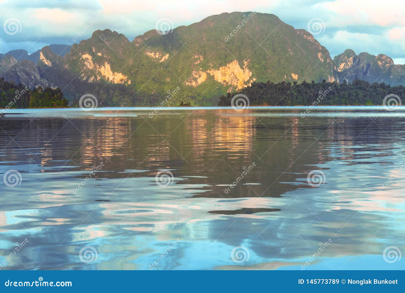 Mountain Limestone with Its Reflection at Ratchaprapha Dam Stock Image ...