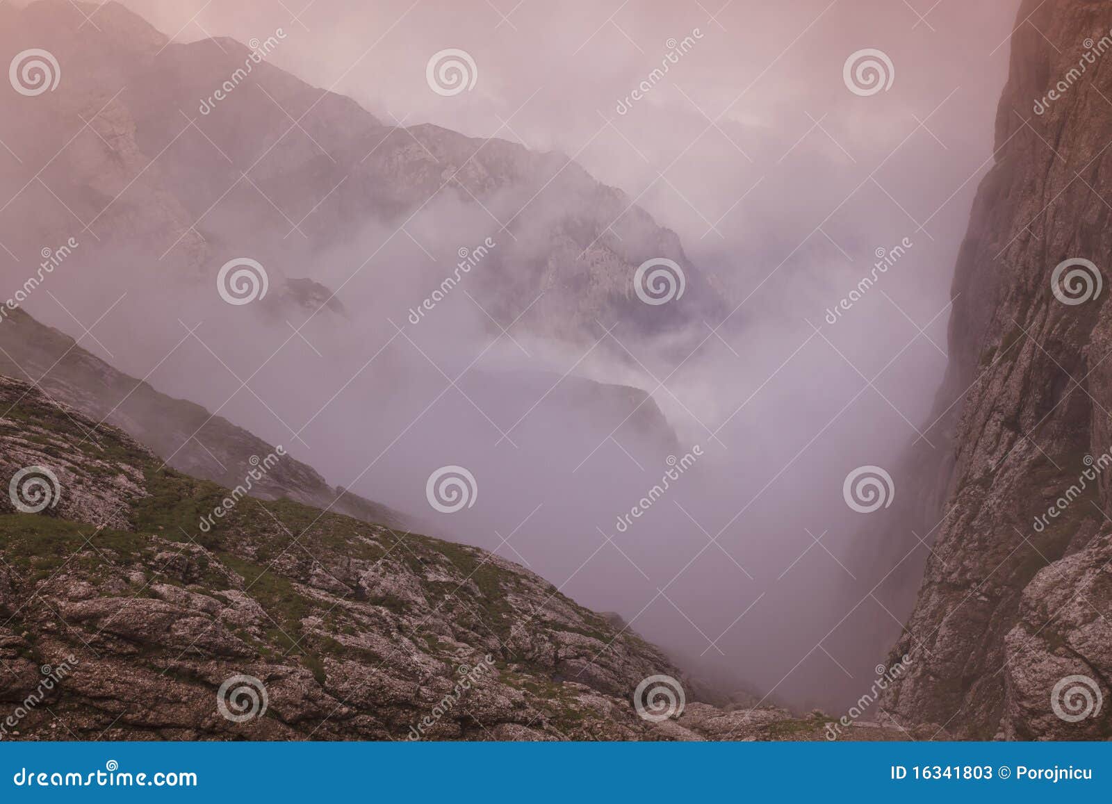 Mountain mist stock image. Image of park, rock, color - 16341803