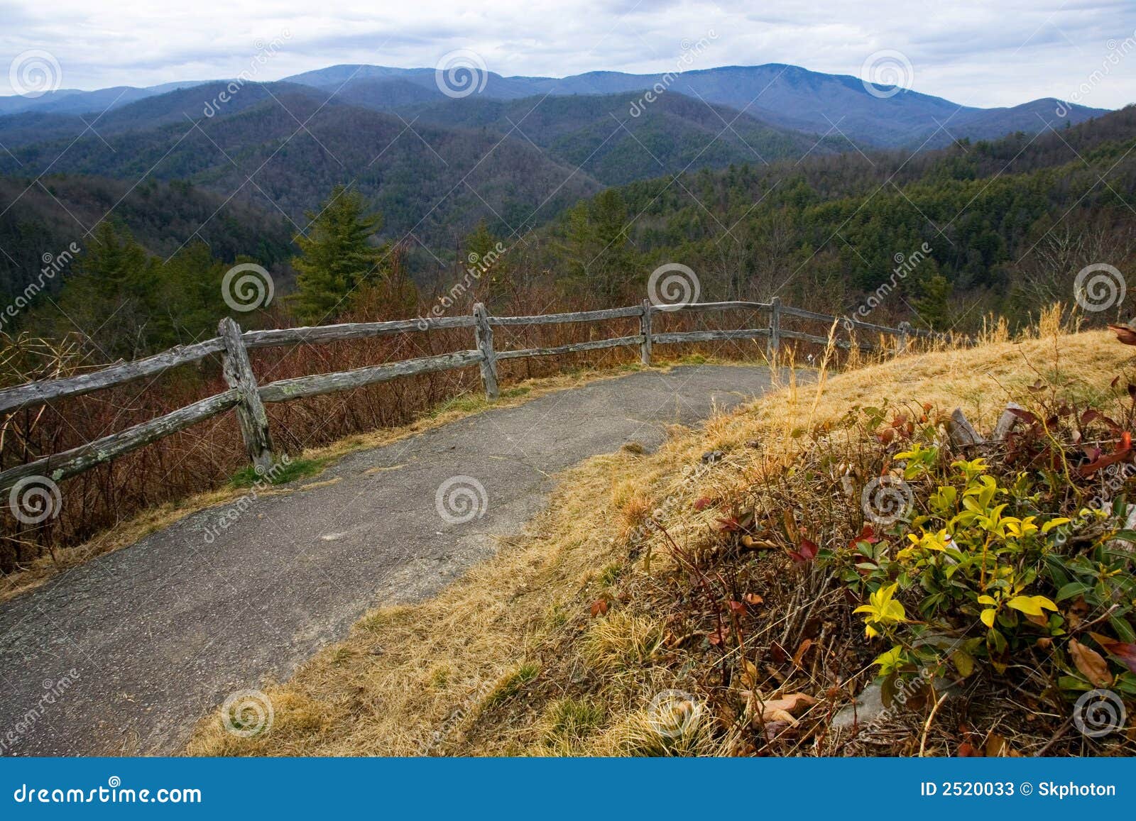 Mountain path overlook stock image. Image of outside, outdoor - 2520033