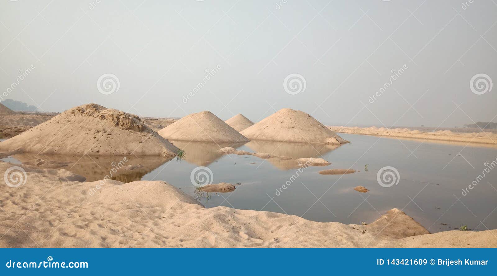 The Mountain of Sand in Sone River Stock Image - Image of sone, sand ...