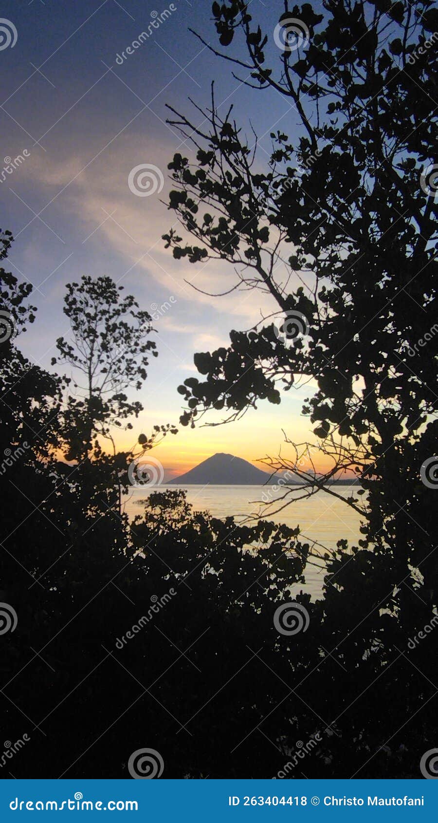 Mountain sunset siluet stock photo. Image of mountain - 263404418