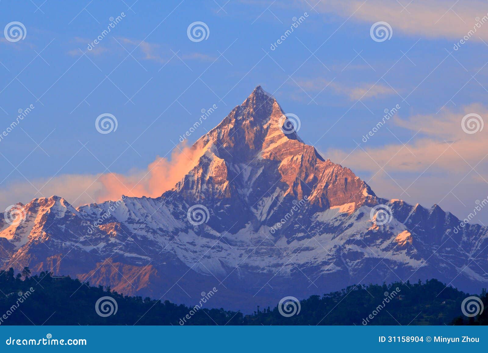 Mountain View De Queue De Poissons Dans Annapurna Photo stock - Image ...