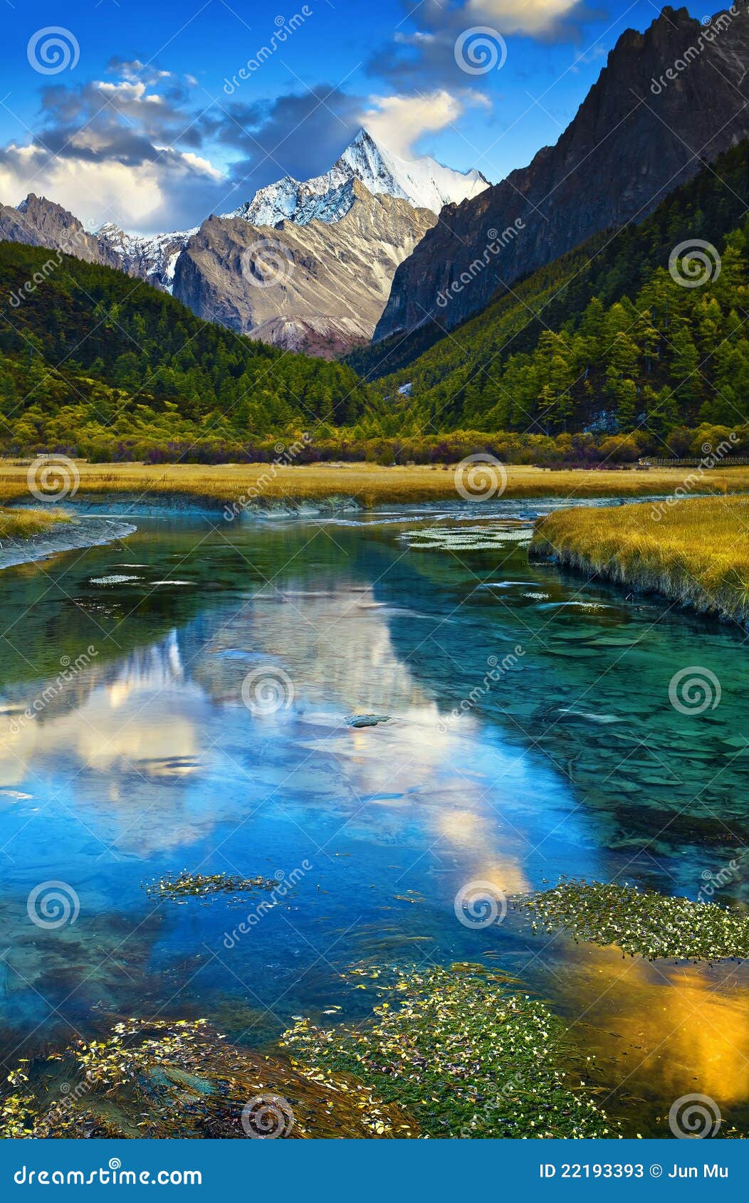 Mountain View with Lake Reflection Stock Image - Image of balance, calm ...