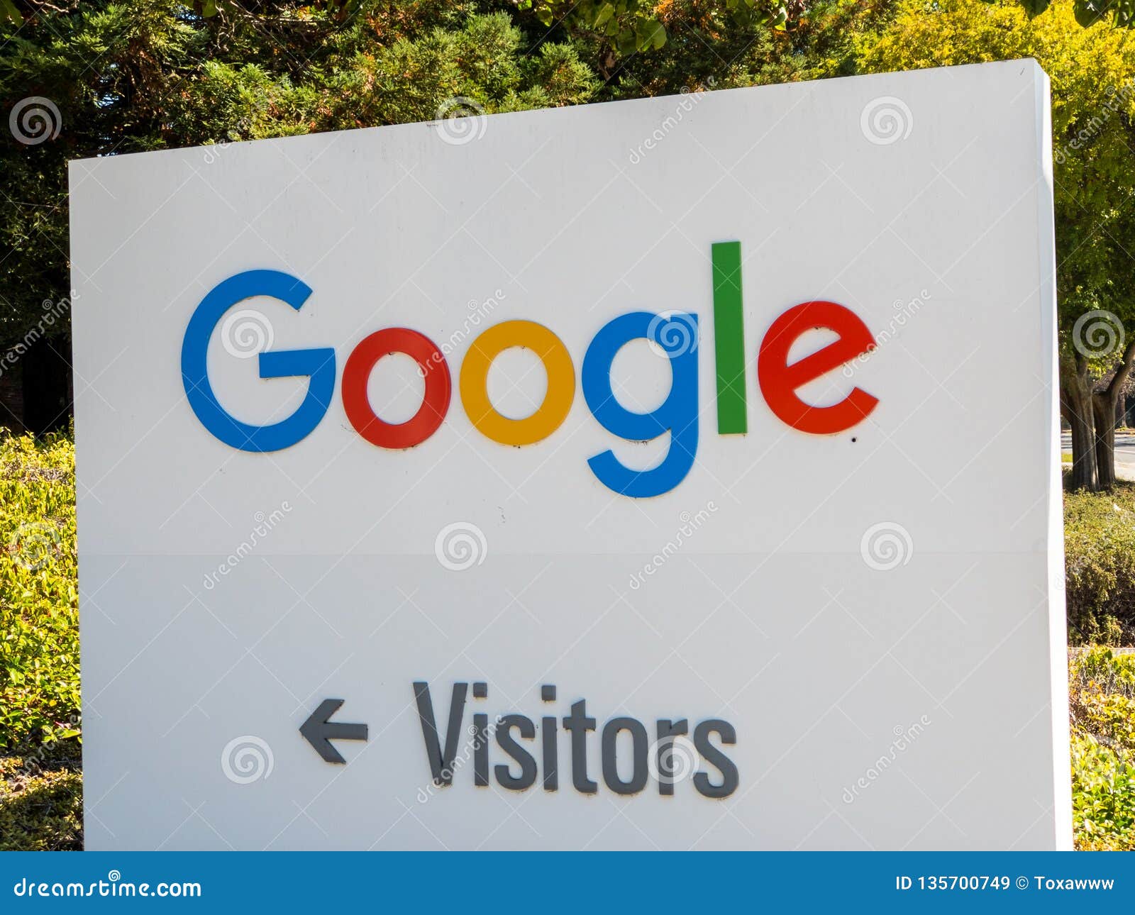 Google Logo at Googleplex Headquarters Main Office Editorial Stock ...